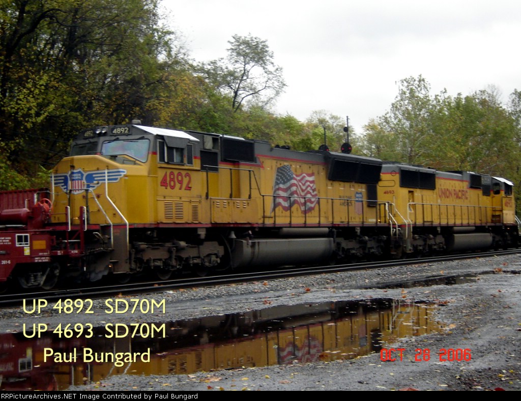 UP 4892 SD70M UP 4693 SD70M 10/28/2006